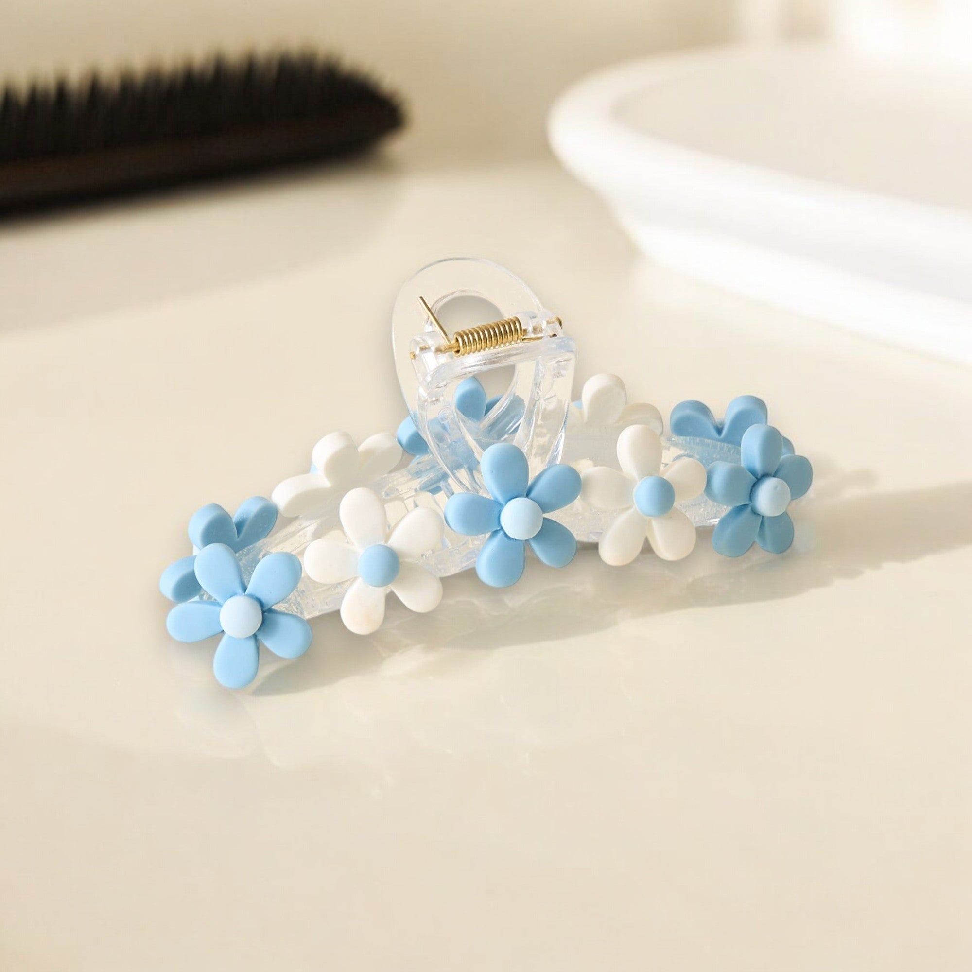 Daisy Claw Clip - Light Blue – Mellow Monkey