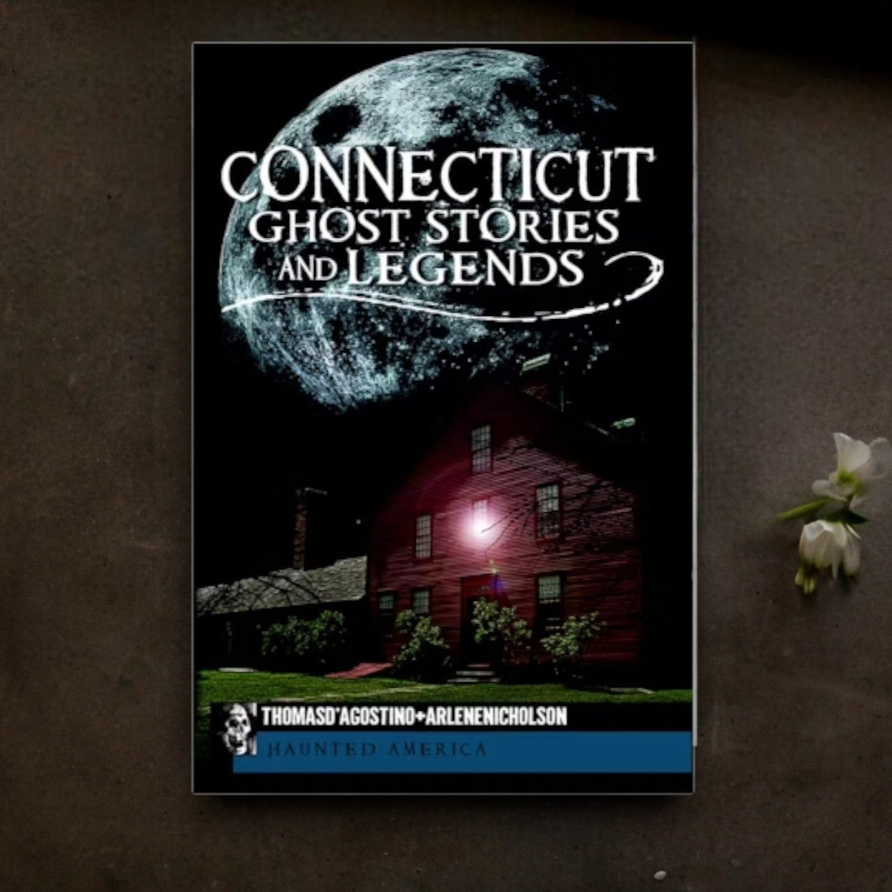 Connecticut Ghost Stories & Legends - Book – Mellow Monkey