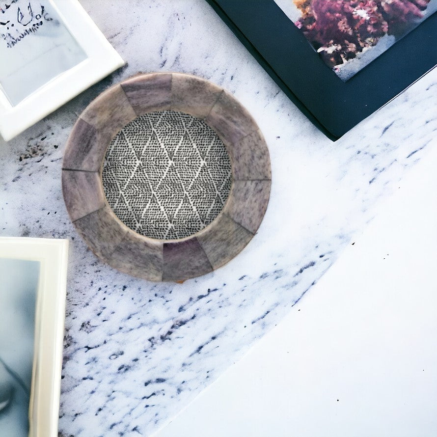 Miniature Round Photo Frame with Bone Border - 2-1/2-in Photo – Mellow ...